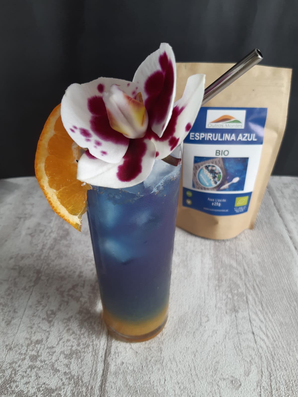 Blue Orange Mocktail com Espirulina Azul | Blog Outros Montes